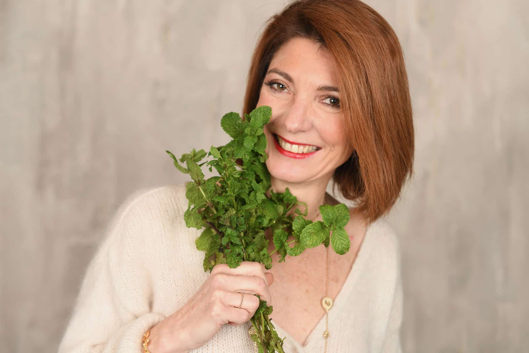 QUI SUIS-JE ? - Charlotte Olier